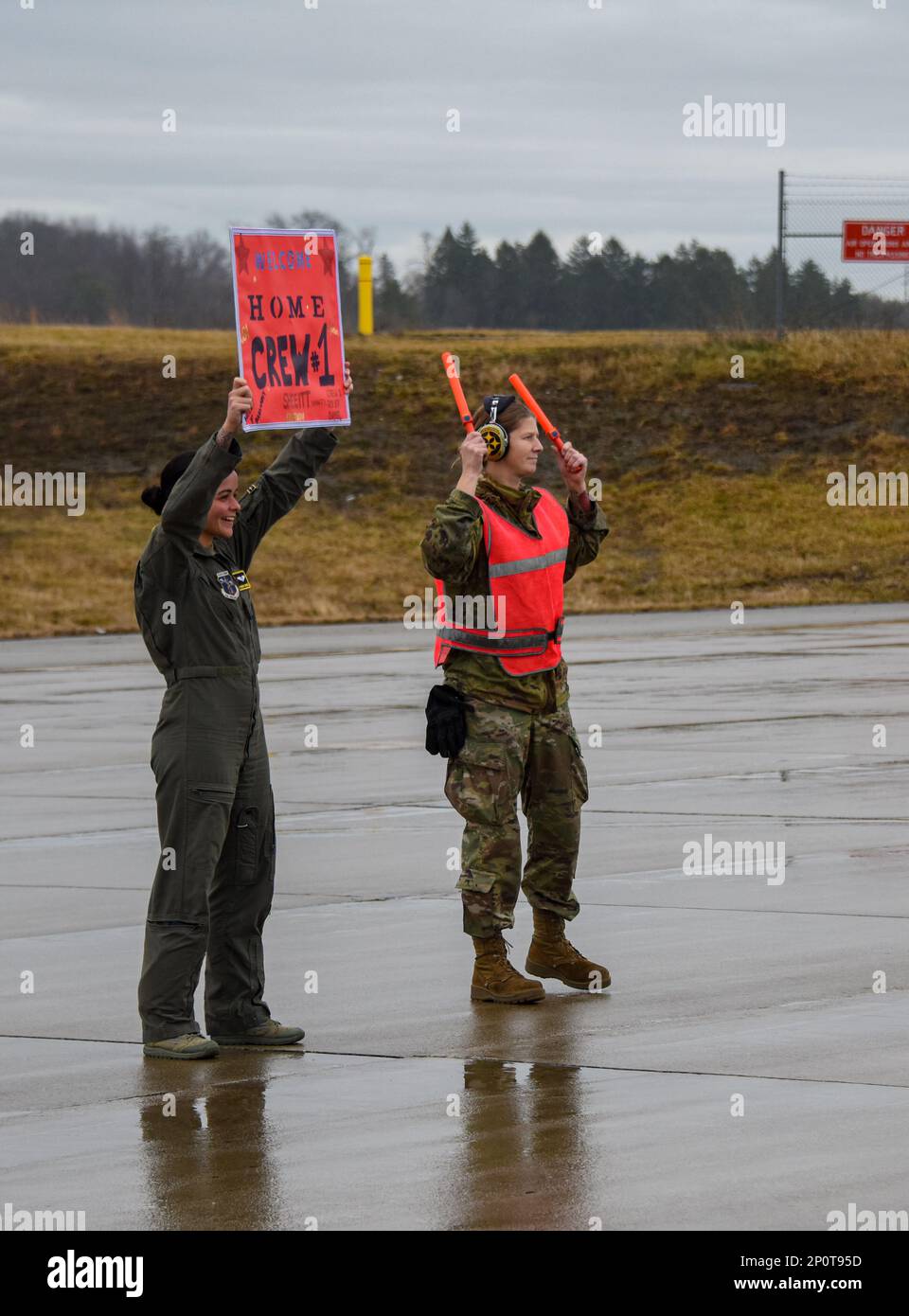 Nearly 100 Pennsylvania Air National Guardsmen with the 171st Air ...