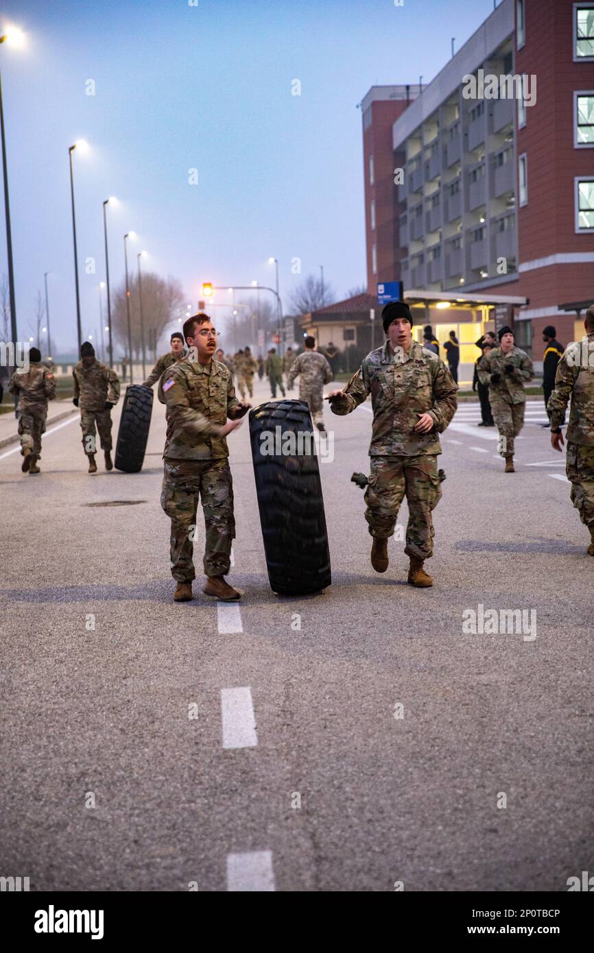 U.S. Army Southern European Task Force, Africa (SETAF-AF) Soldiers ...