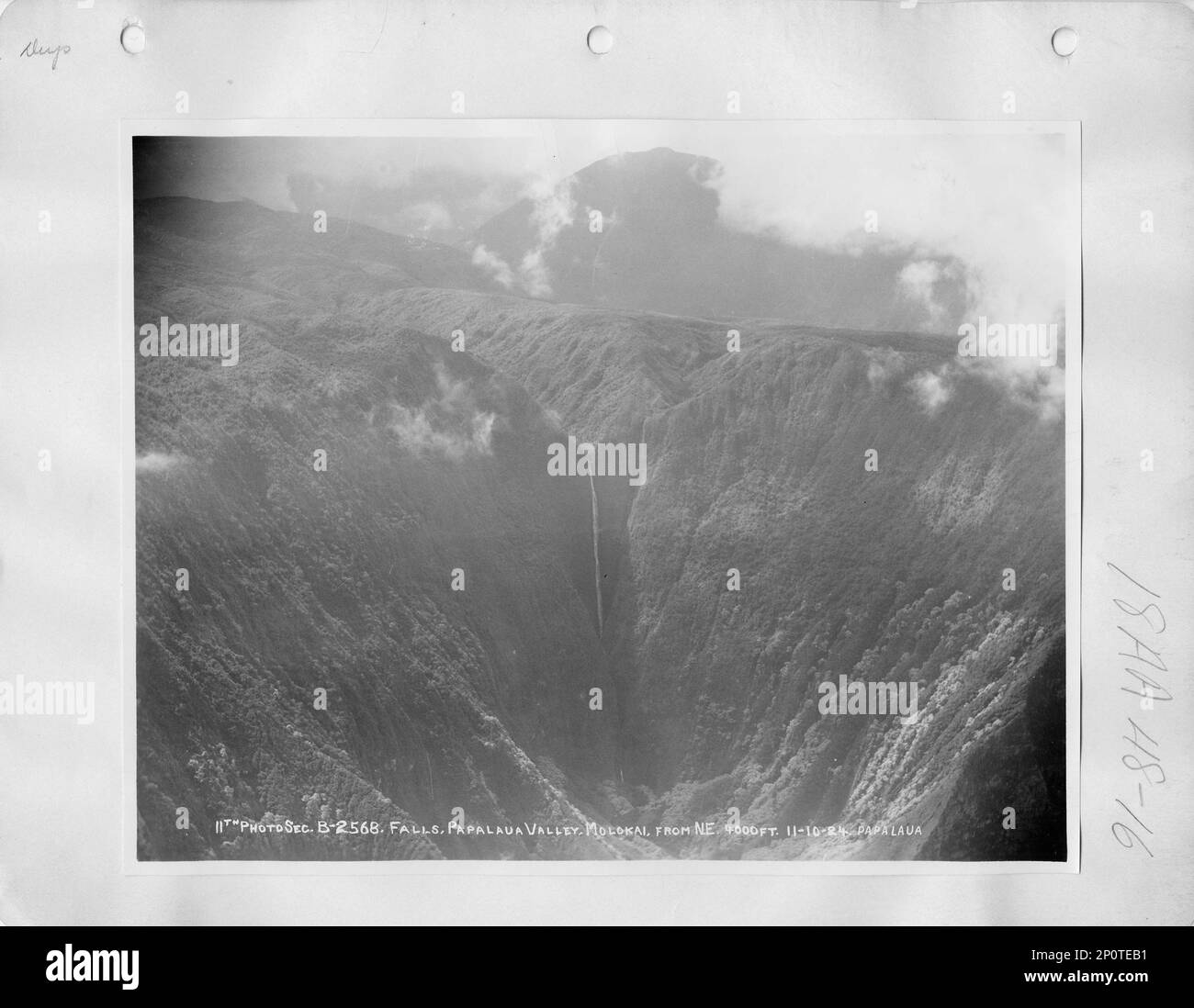 Molokai view Black and White Stock Photos & Images - Alamy