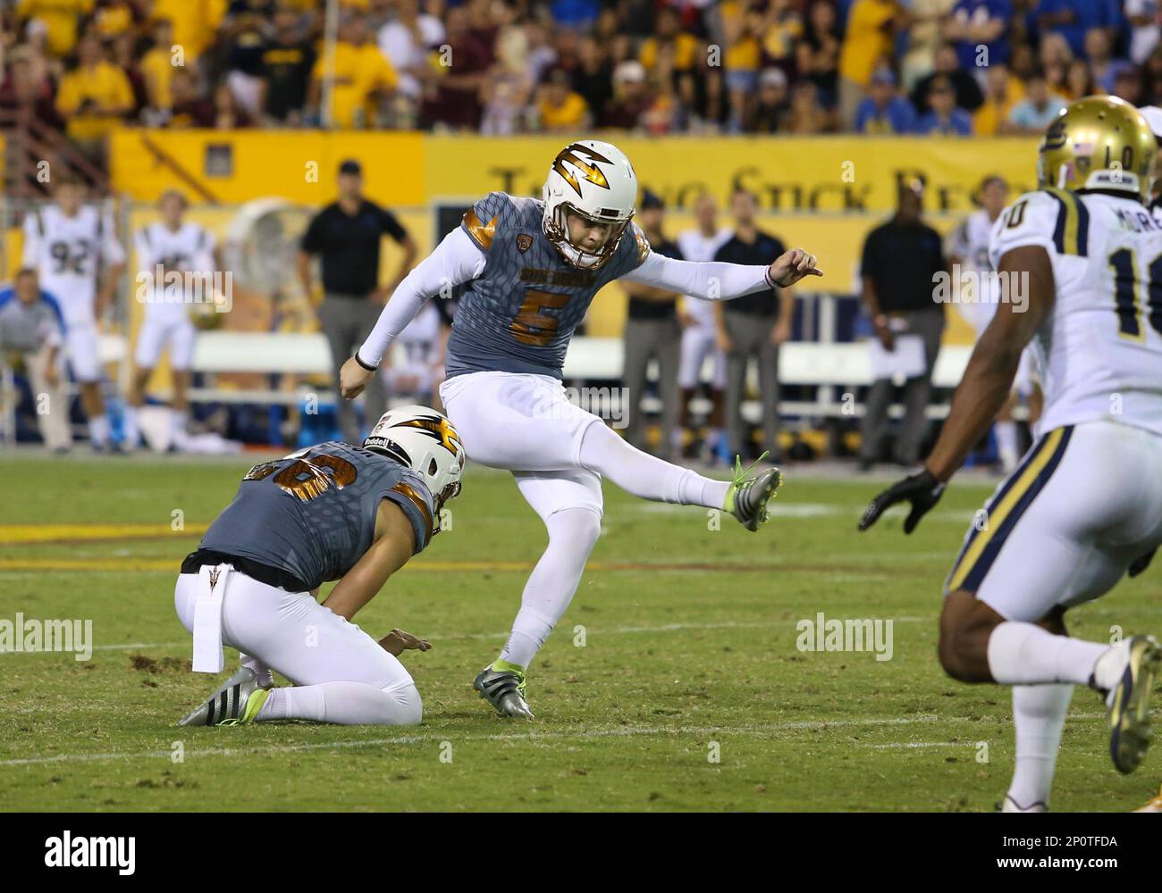 8 October, 2016: Arizona State Sun Devils place kicker Zane Gonzalez (5 ...