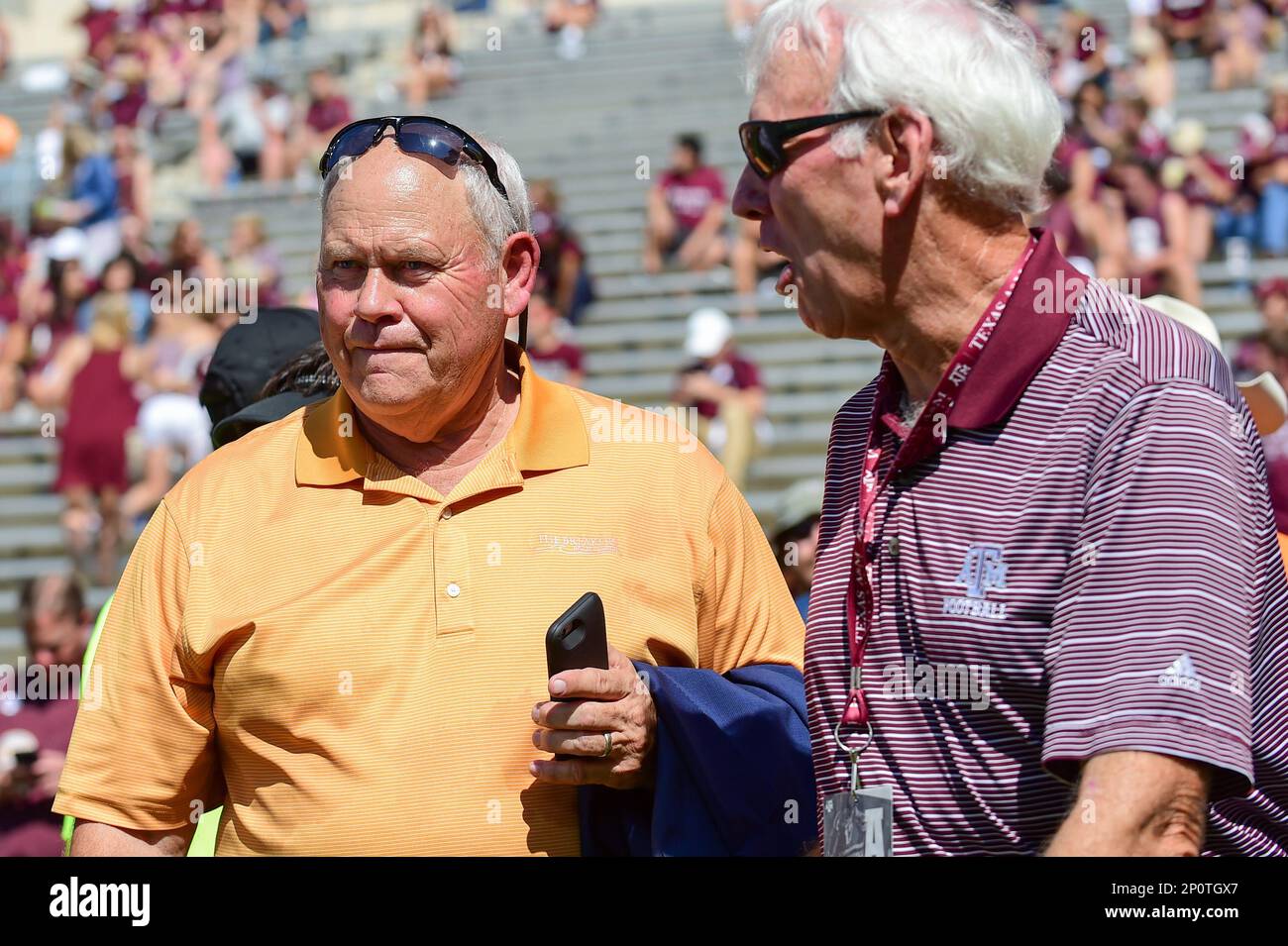 October 8, 2016: Former Tennessee coach Phillip Fulmer (L) and former ...