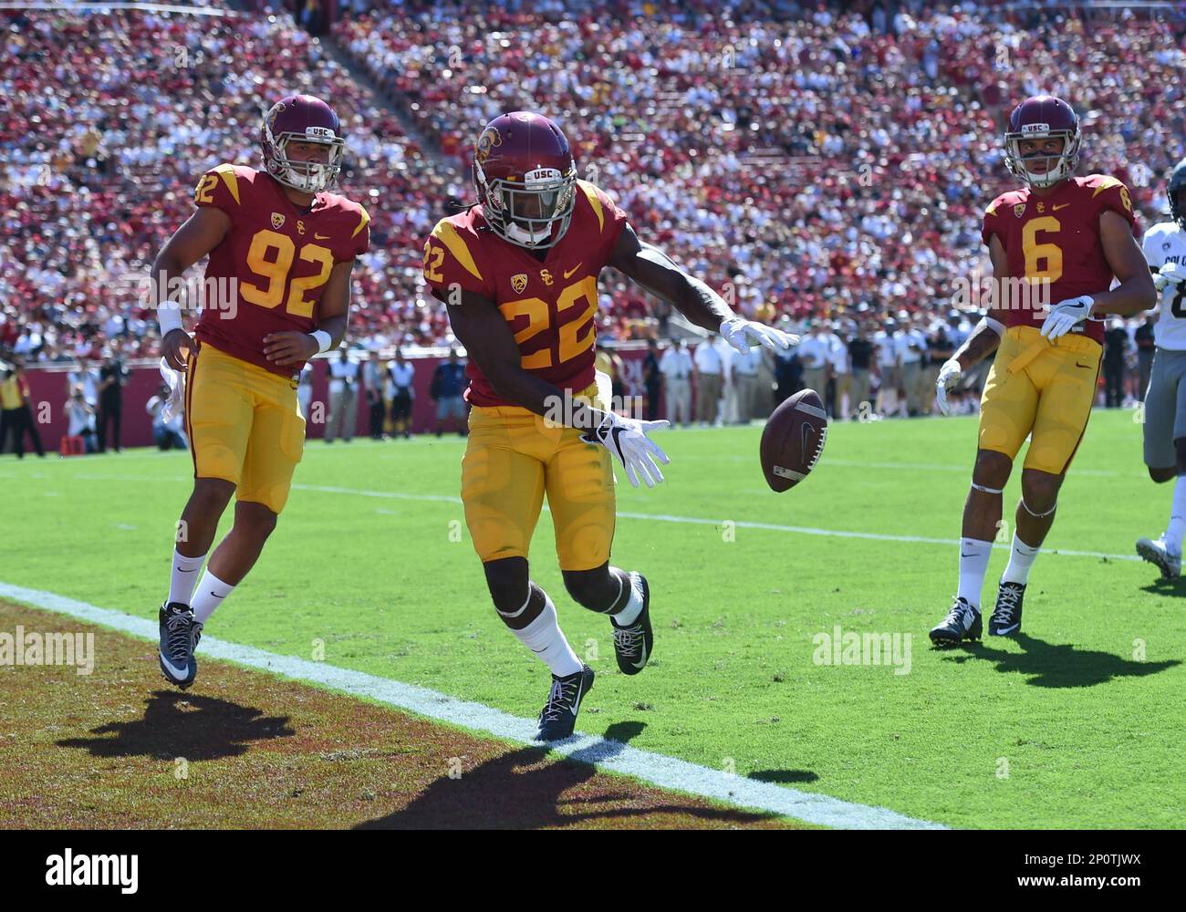 LOS ANGELES, CA - OCTOBER 08: USC (22) Justin Davis (RB) pushes the ...