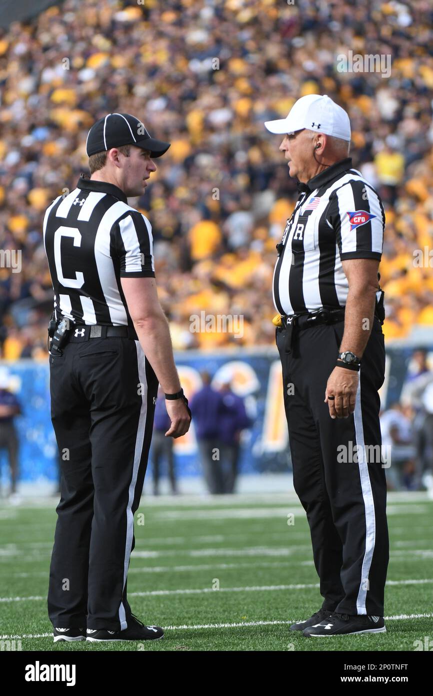 Ncaa football referees hi-res stock photography and images - Alamy