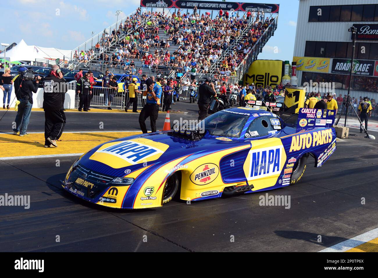 24 September 2016: Ron Capps (28 FC) Don Schumacher Racing (DSR) Dodge ...