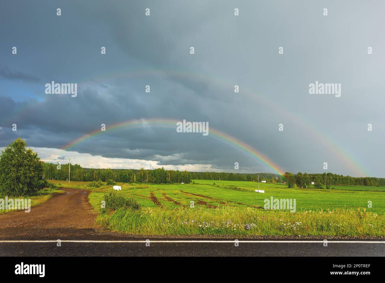 Beautiful countryside rainbow hi-res stock photography and images - Alamy