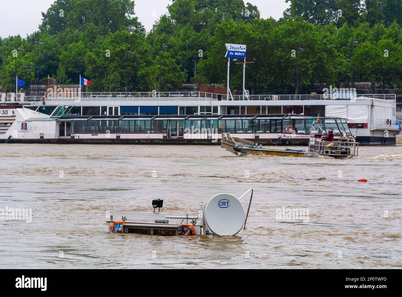 Seine river pollution paris hi-res stock photography and images - Alamy