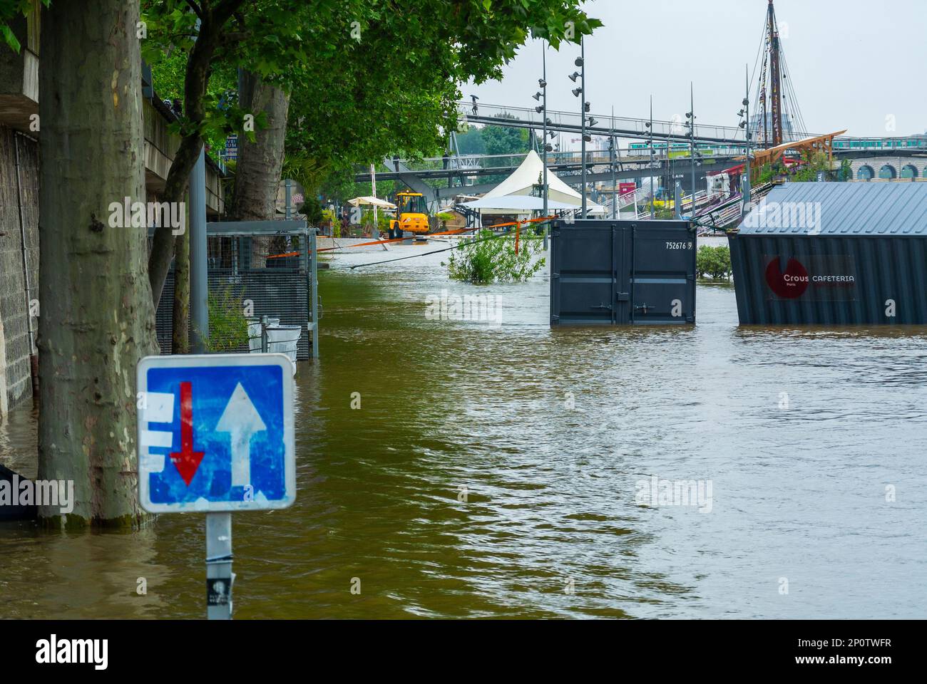 Seine river pollution hi-res stock photography and images - Alamy