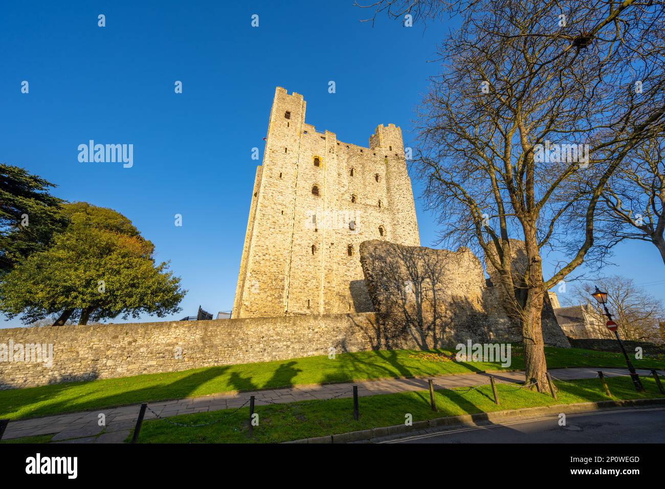 Rochester castle on a sunny spring day Stock Photo - Alamy