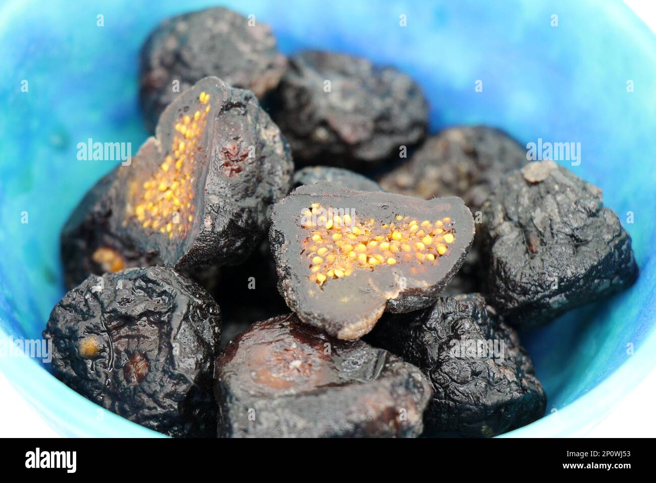 Group figs in bowl hi-res stock photography and images - Alamy