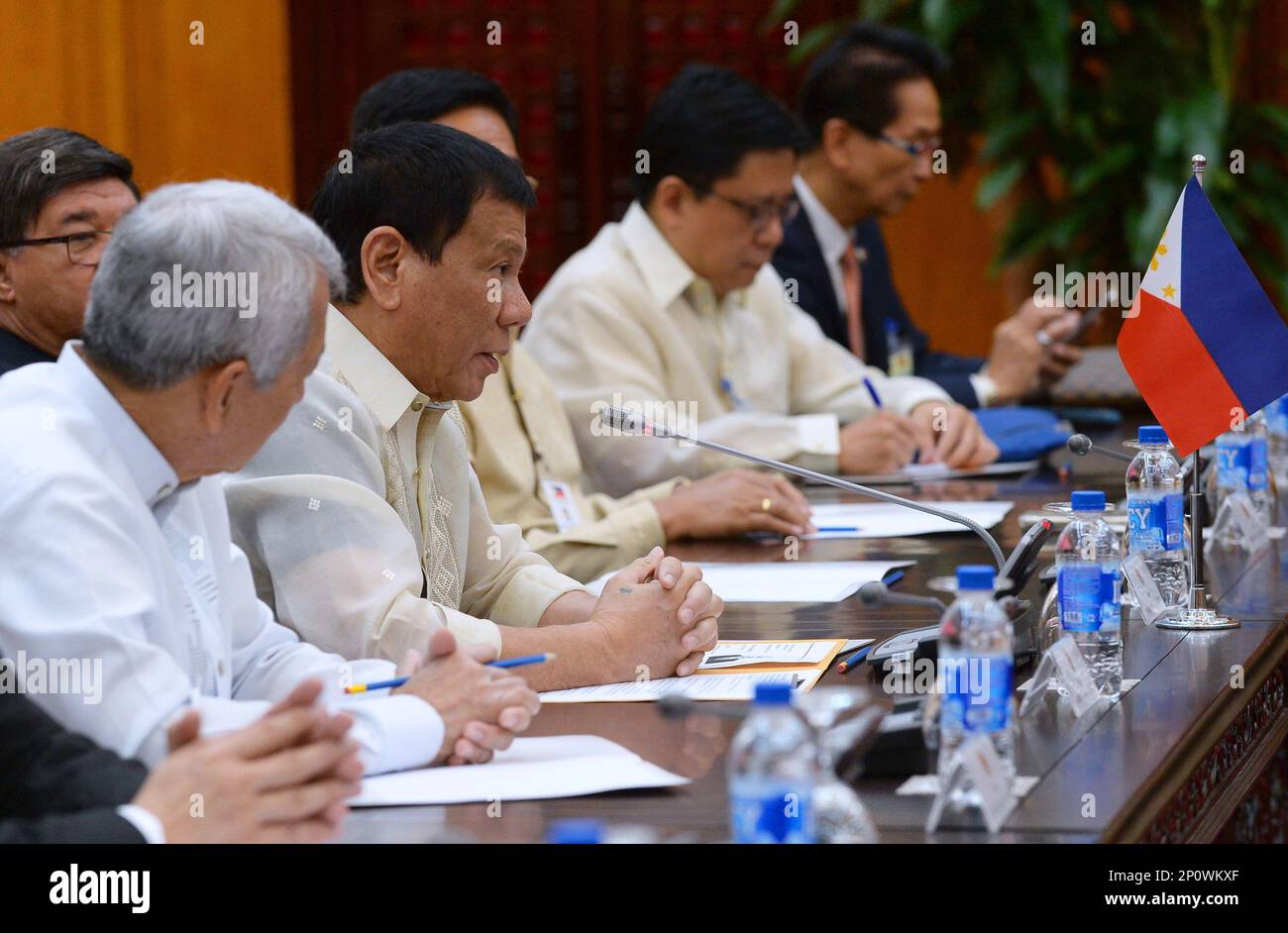 Philippine President Rodrigo Duterte, second from left, meets with ...