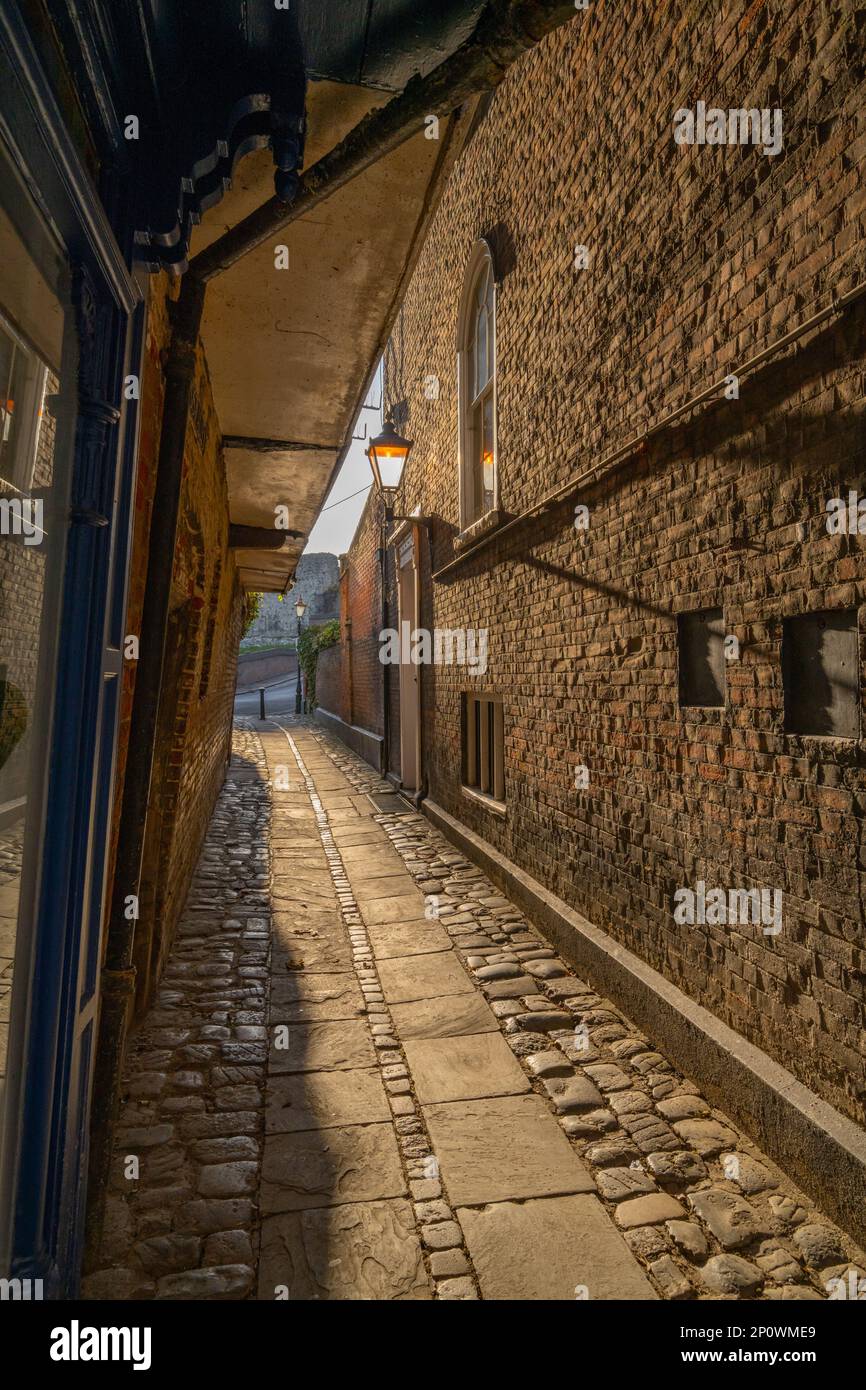 Two post alley hi-res stock photography and images - Alamy