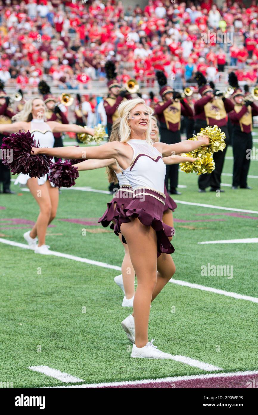September 24, 2016: A Texas State Bobcats Strutter performs before the ...