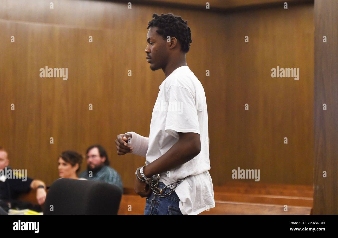 Martez Haywood appears before Jackson County Circuit Court Judge Susan ...