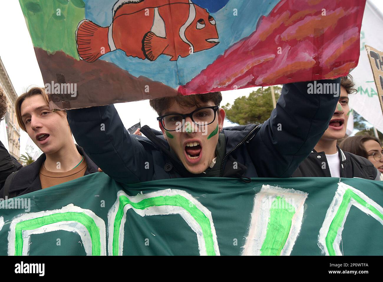 Climate change slogans hi-res stock photography and images - Alamy