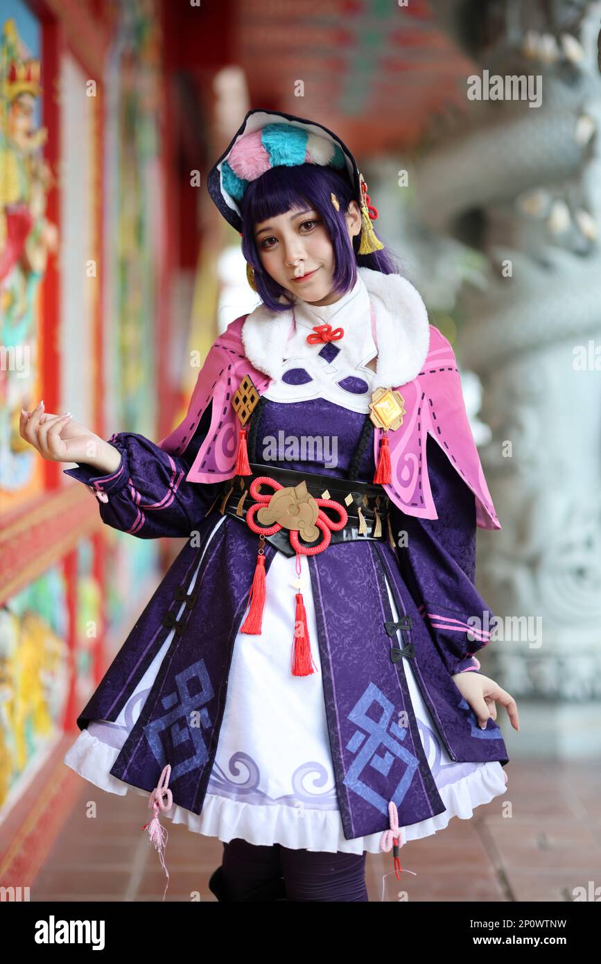 Portrait of a beautiful young woman game Cosplay with Chinese dress ...
