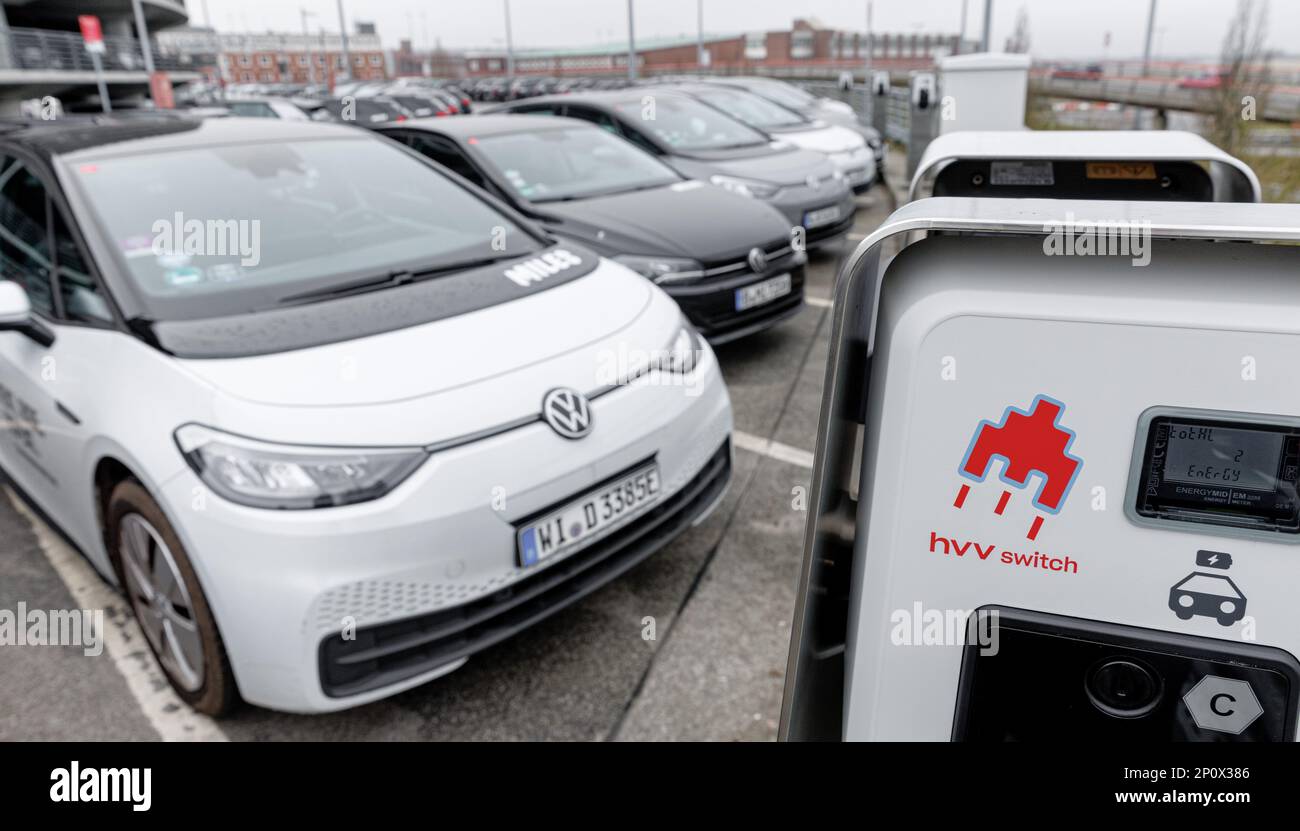 Hamburg, Germany. 03rd Mar, 2023. E-Sharing and conventional Car ...