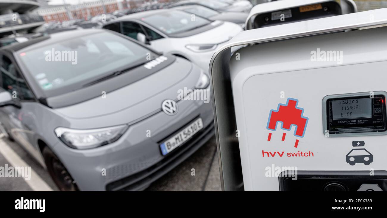 Hamburg, Germany. 03rd Mar, 2023. E-Sharing and conventional Car ...
