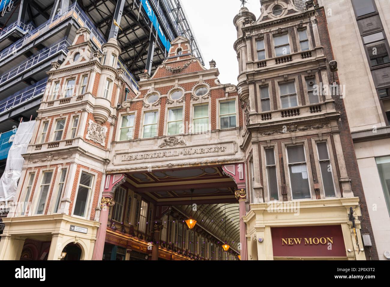 Entrance to Leadenhall Market with Brookfield Properties' One ...