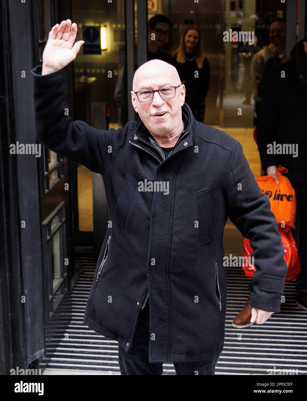 Ken bruce popmaster hi-res stock photography and images - Alamy