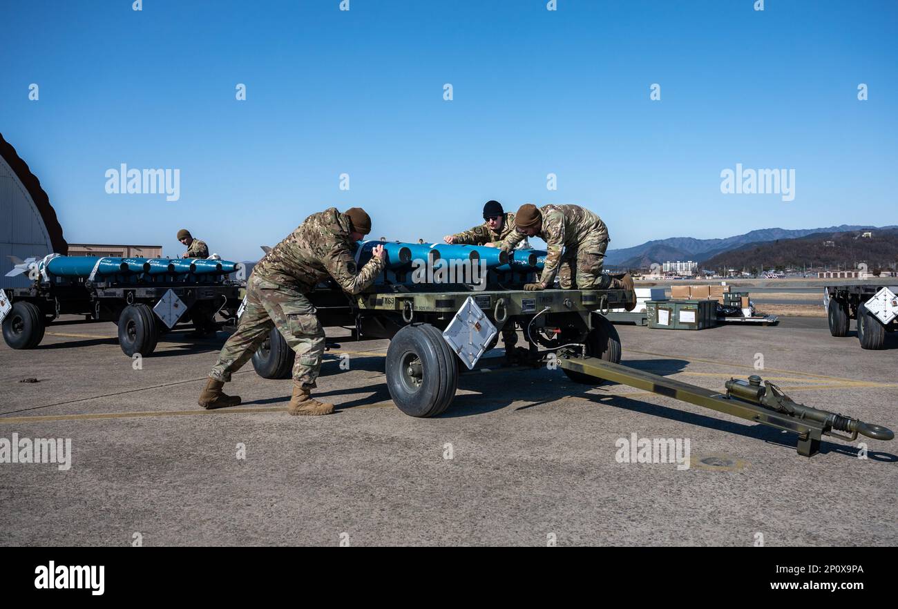 U.S. Air Force Airmen assigned to the 51st Munitions Squadron (MUNS ...