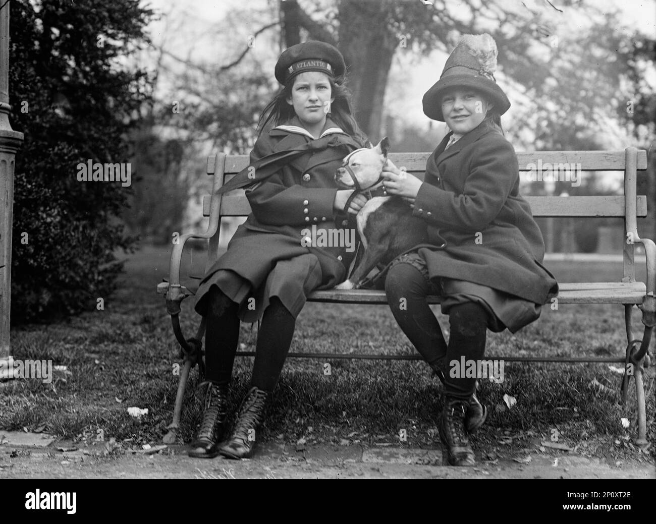 George washington bench Black and White Stock Photos & Images - Alamy