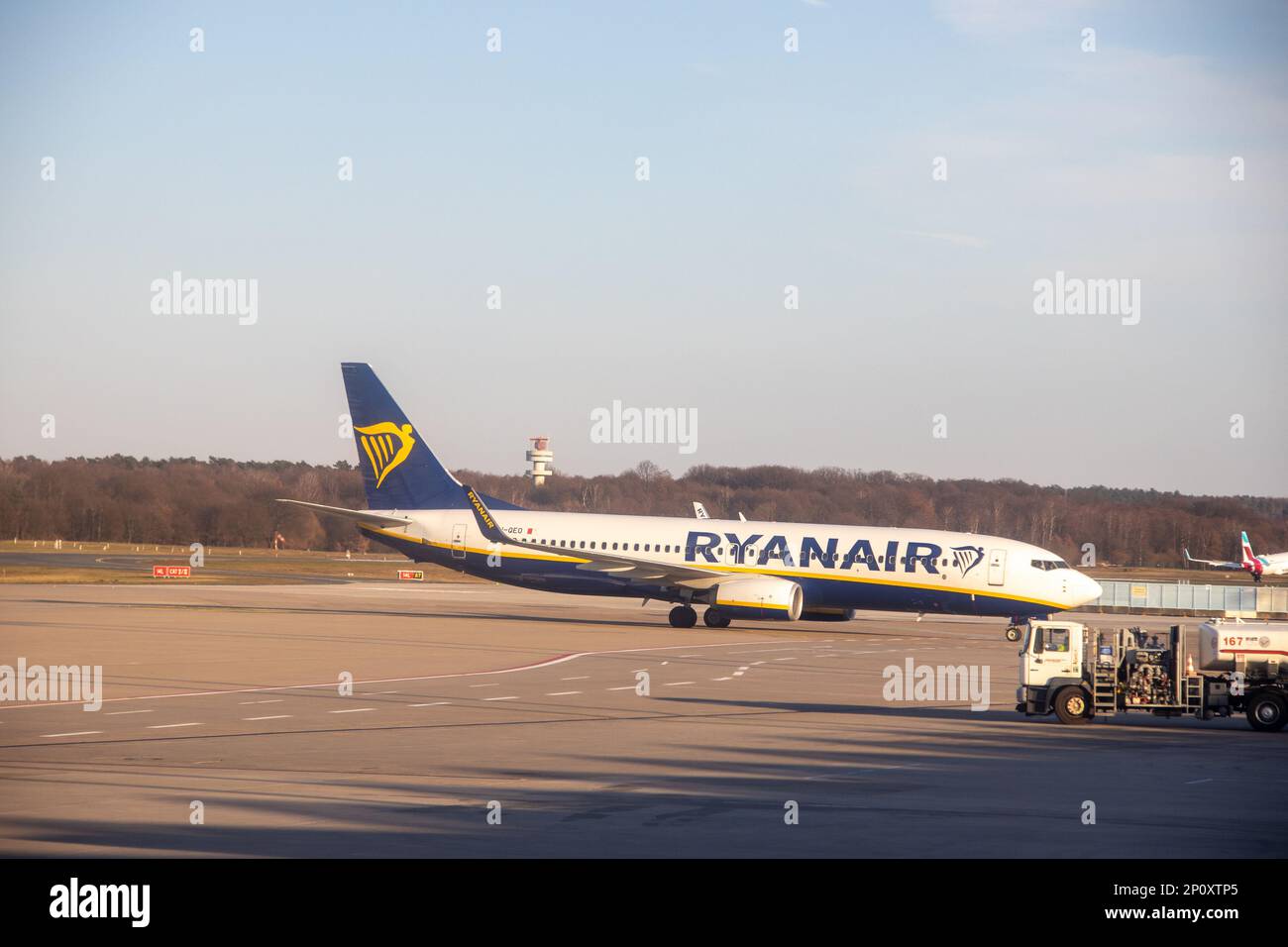 Ryan Air plane at Koln/Bonn Airport. Credit: Sinai Noor / Alamy Stock ...