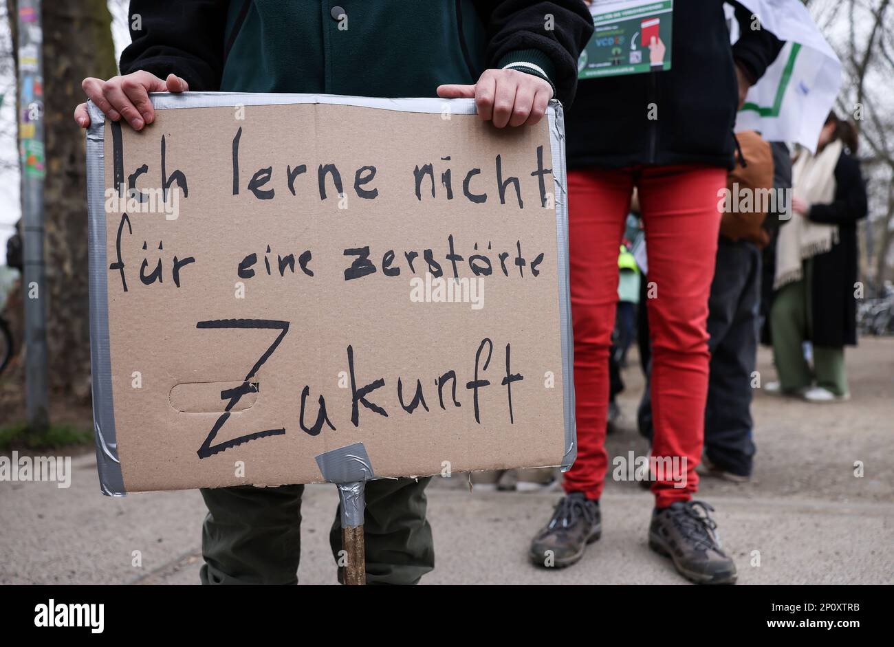 Cologne, Germany. 03rd Mar, 2023. A student holds a placard reading "I ...