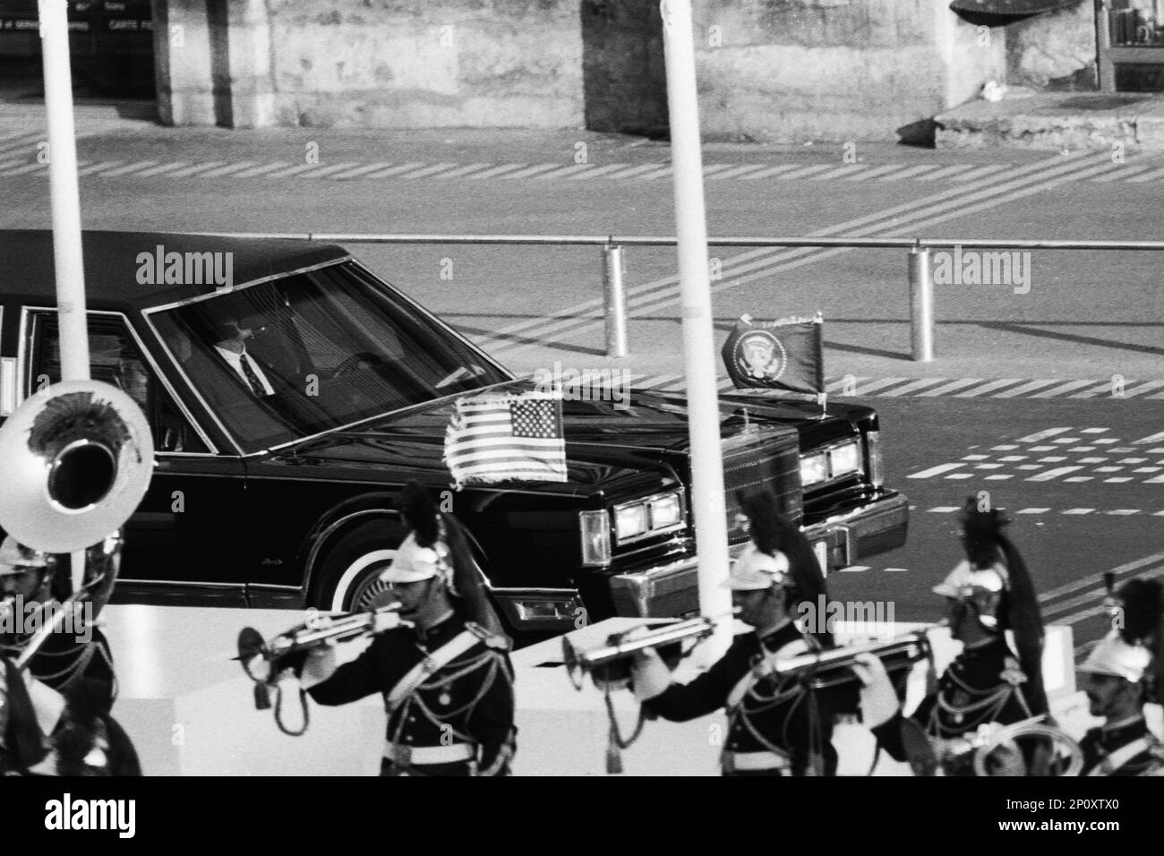 Archives 90ies: G7 summit, Arrival of the Heads of States, Bill Clinton ...