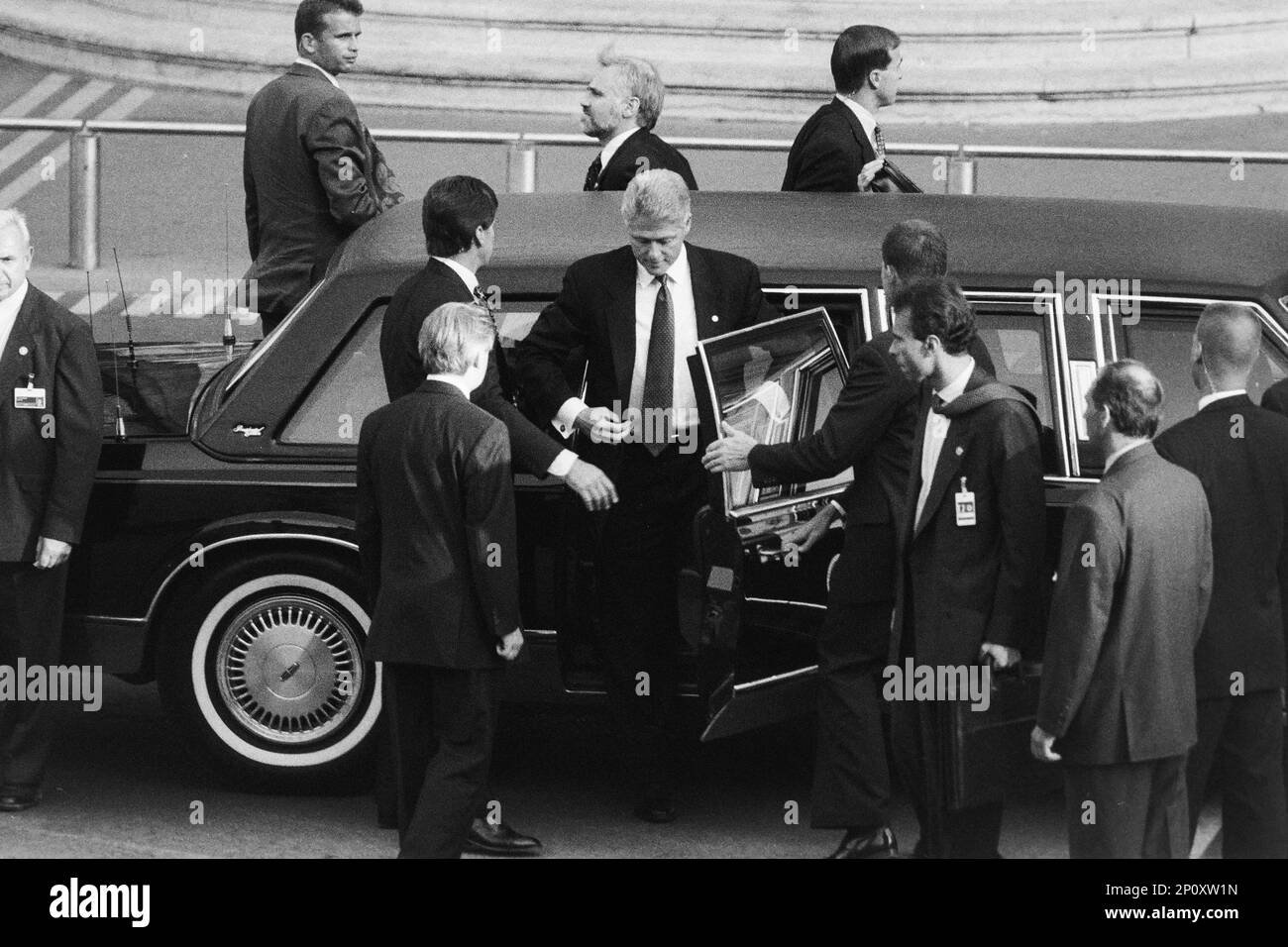 Archives 90ies: G7 summit, Arrival of the Heads of States, Bill Clinton ...
