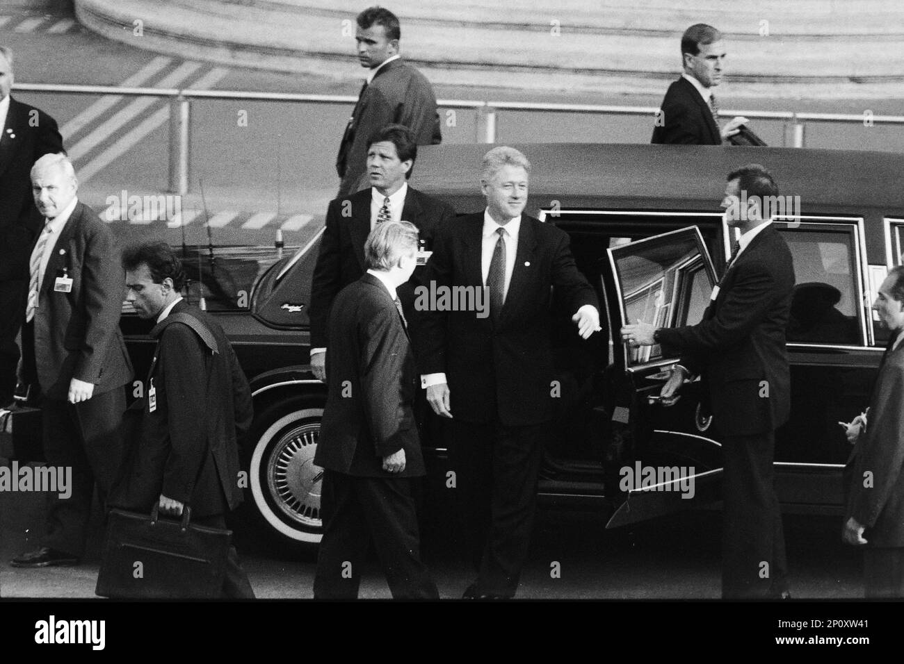 Archives 90ies: G7 summit, Arrival of the Heads of States, Bill Clinton ...