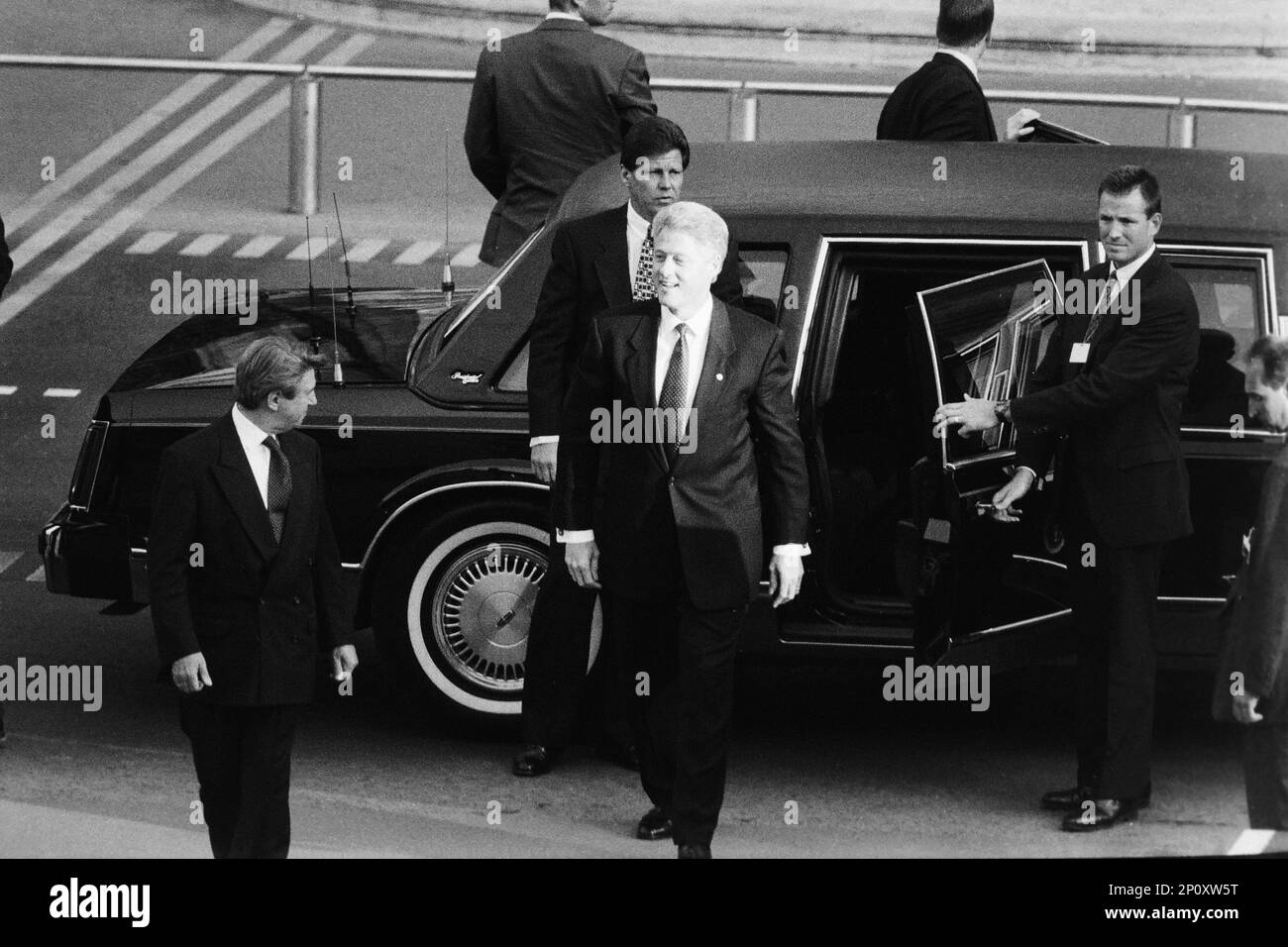 Archives 90ies: G7 summit, Arrival of the Heads of States, Bill Clinton ...