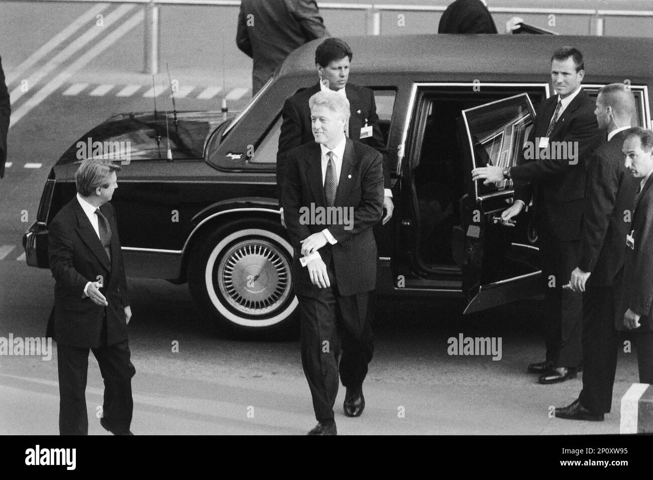 Archives 90ies: G7 summit, Arrival of the Heads of States, Bill Clinton ...