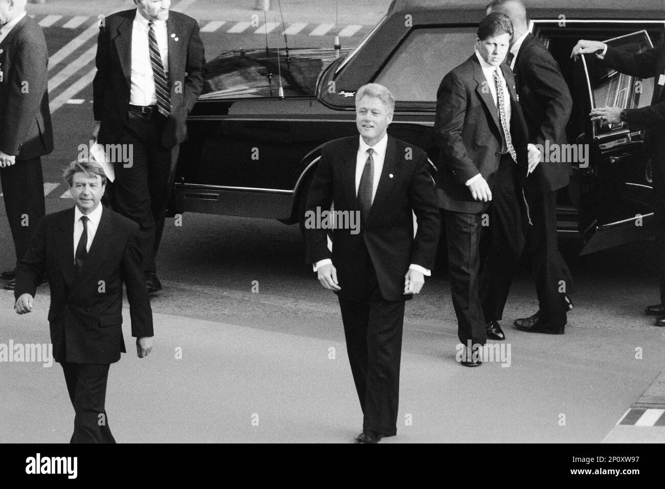 Archives 90ies: G7 summit, Arrival of the Heads of States, Bill Clinton ...