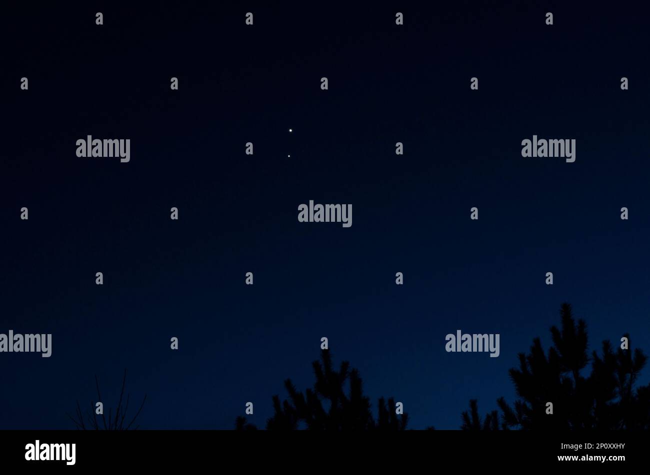 Venus and jupiter kiss hi-res stock photography and images - Alamy