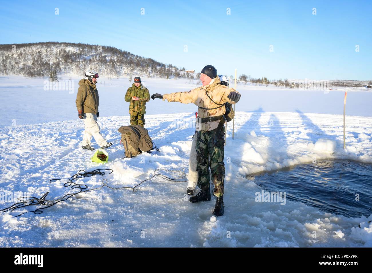 U s air force arctic survival hi-res stock photography and images - Alamy