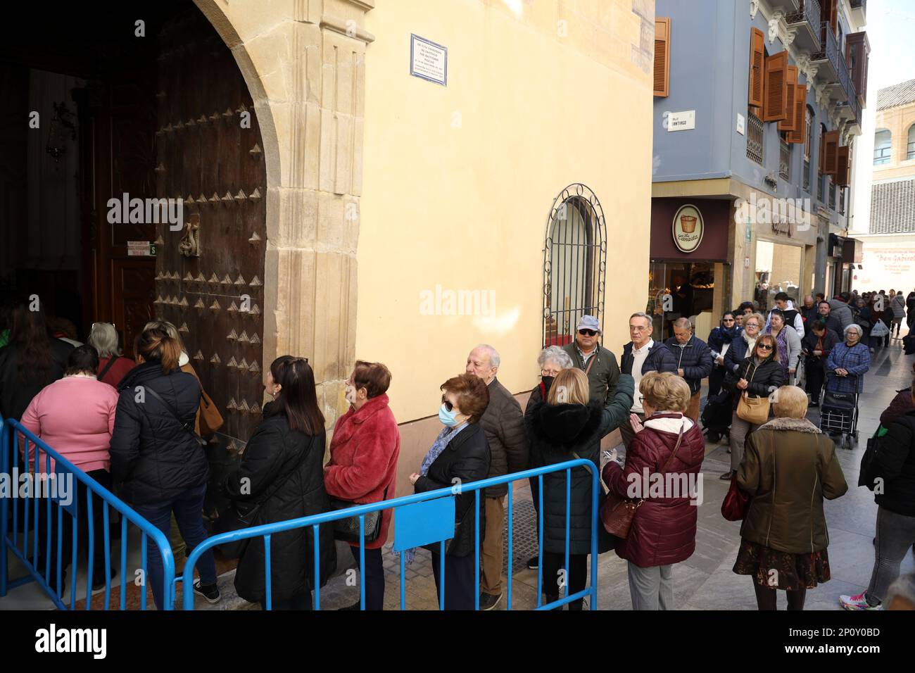Hundreds of believers visit the Christ of Medinaceli where they ...