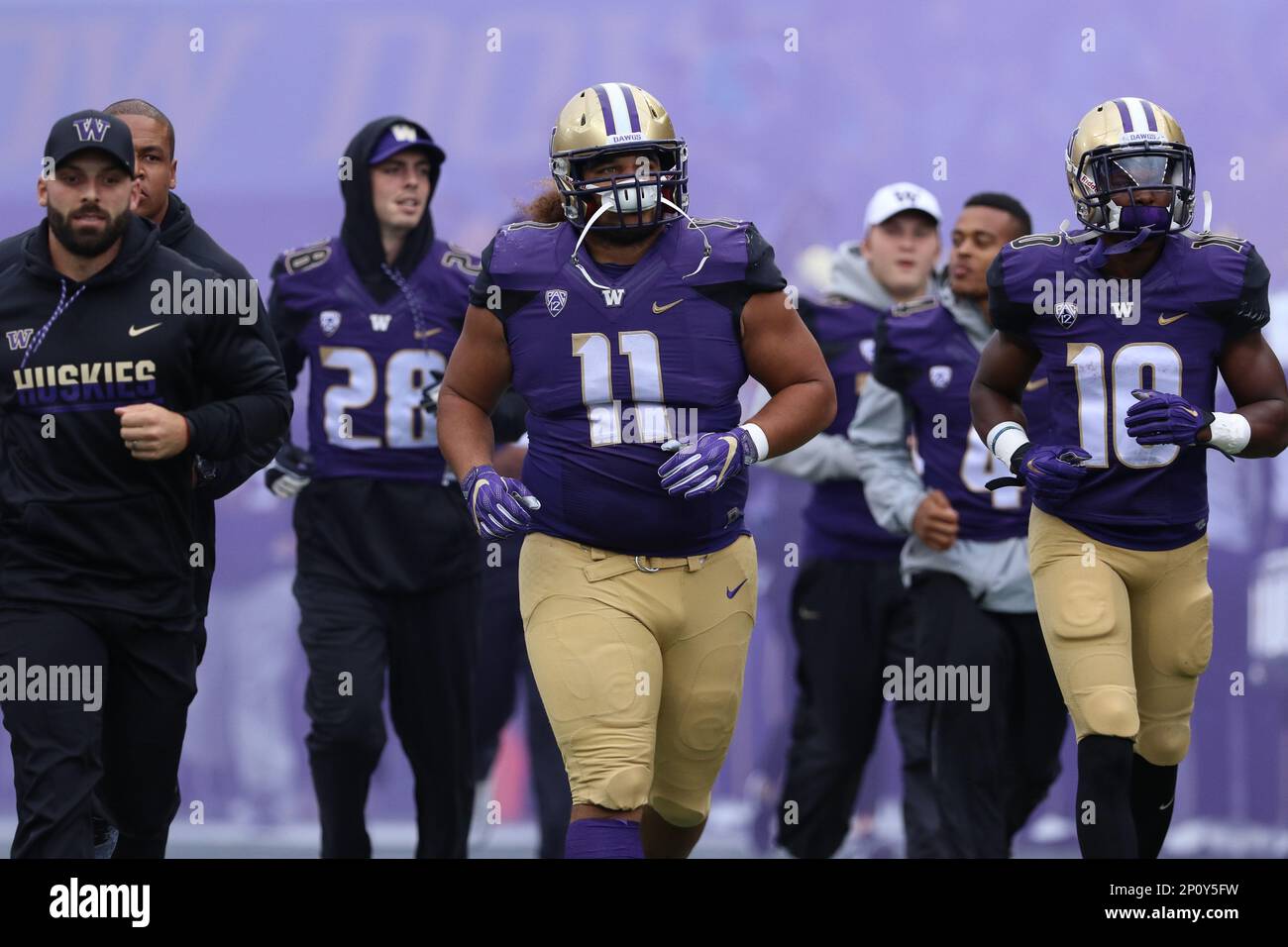 September 17, 2016: Washington's Elijah Qualls (11) runs out of the ...