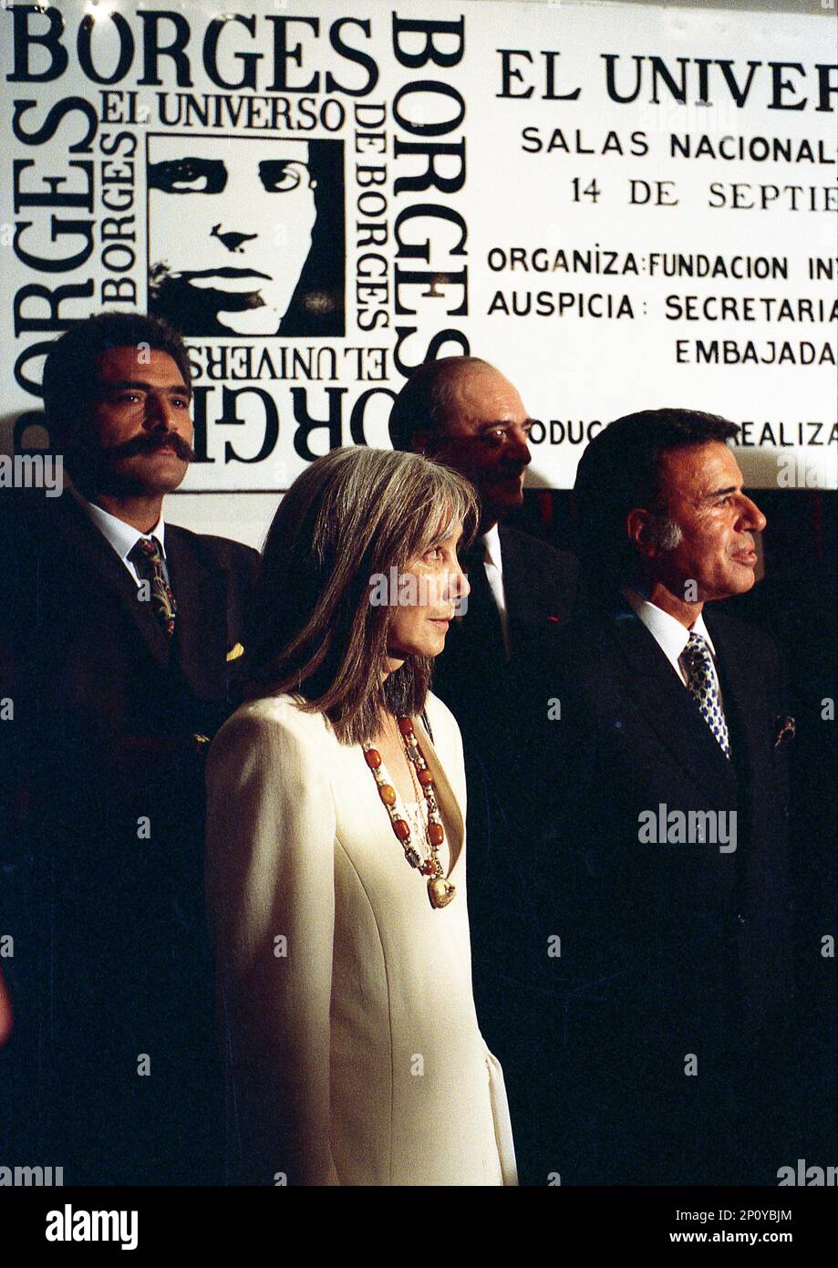 Jorge Asís (left), María Kodama (center) and Argentine President Carlos Saúl Menem (right ...