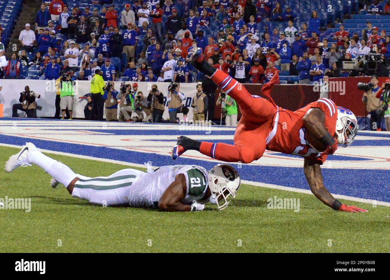 Buffalo Bills running back Mike Gillislee (35) scores a touchdown over ...