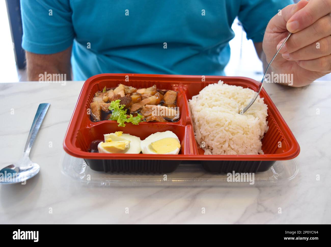 Man eating rice paper hi-res stock photography and images - Alamy