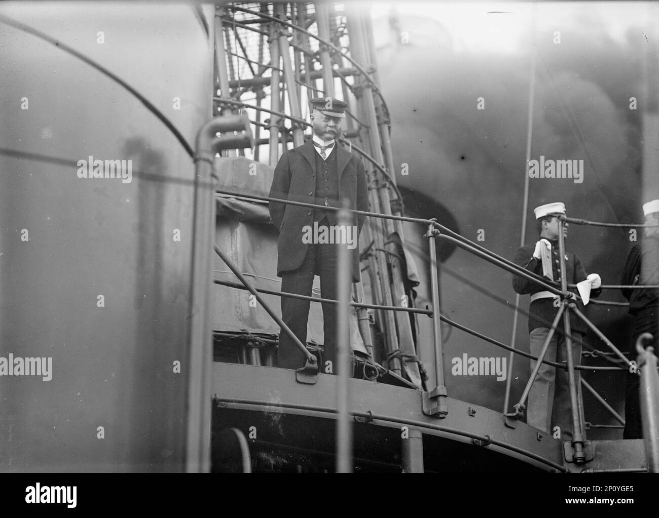 Target Practice - William Cox Redfield On Bridge, 1913 Stock Photo - Alamy