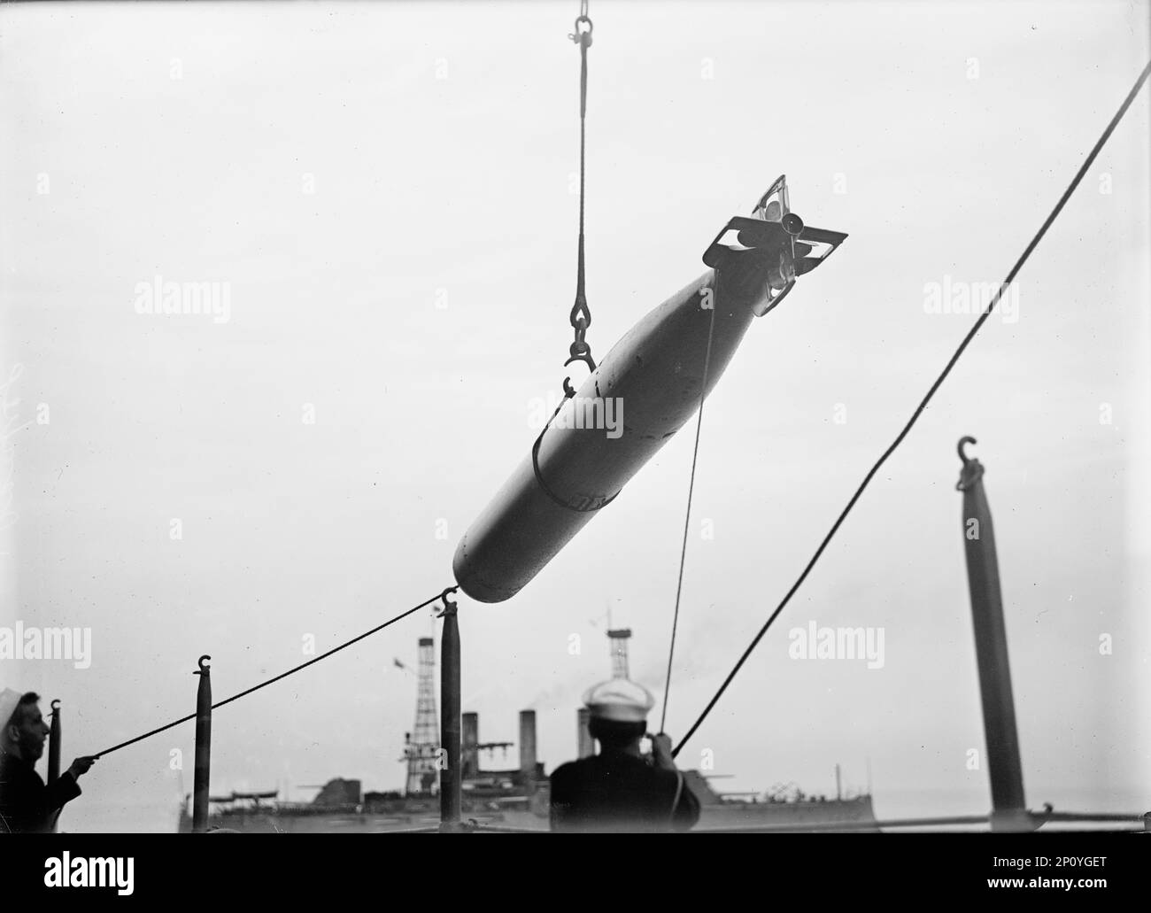 Warship practice hi-res stock photography and images - Alamy