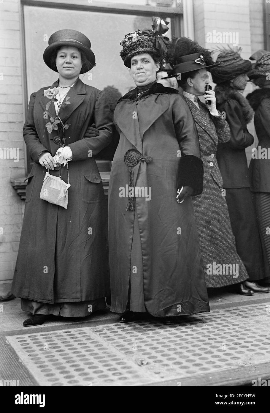 Full length portrait unidentified Black and White Stock Photos & Images ...