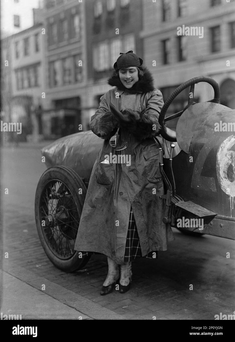 Women Auto Racers - Miss Eleanor Blevins, 1915 Stock Photo - Alamy