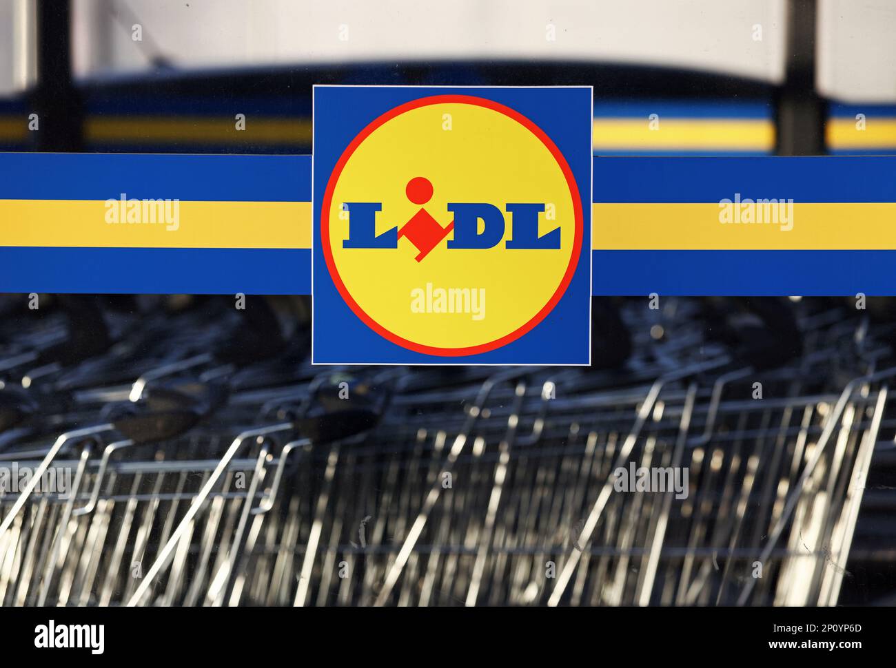 Lidl logotyp hi-res stock photography and images - Alamy
