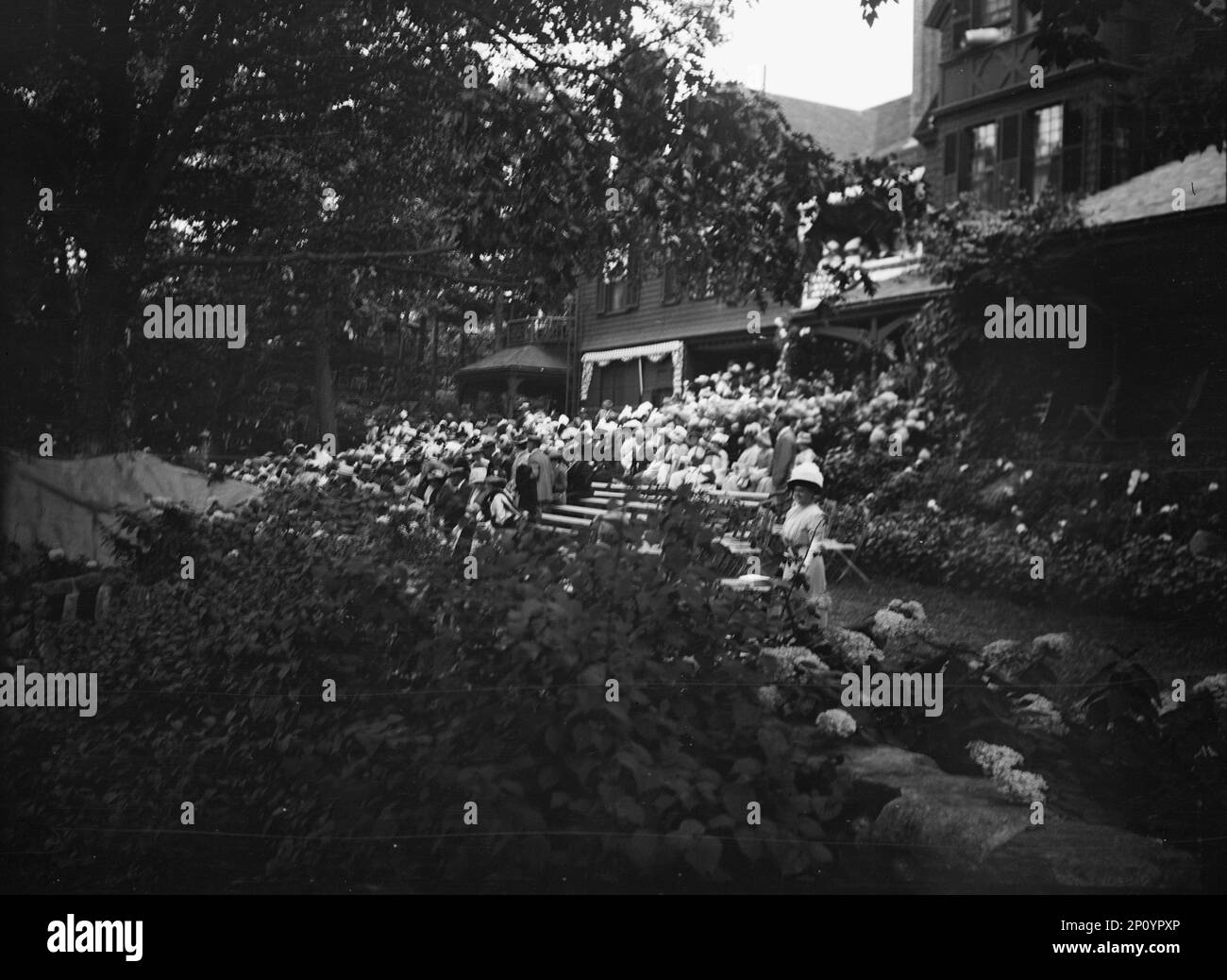 Festival man woman crowd Black and White Stock Photos & Images - Alamy