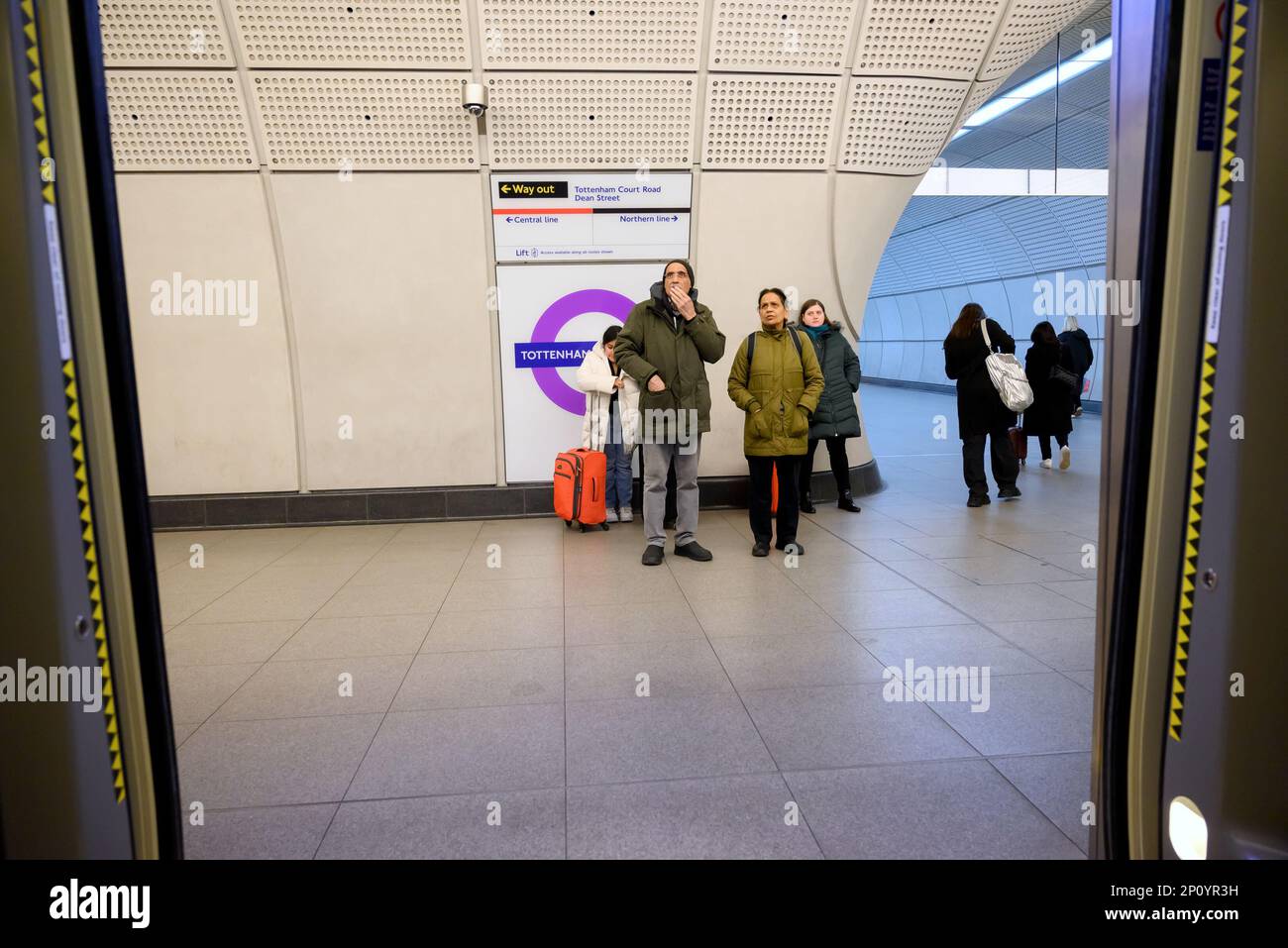 London, England, UK. Platform of Tottenham Court Road station on the ...