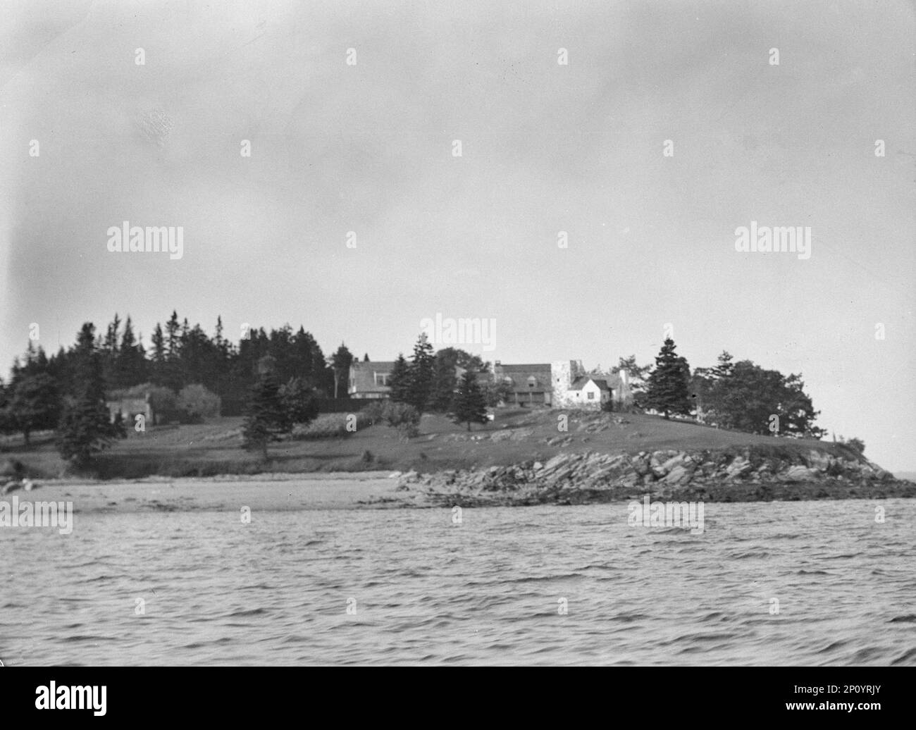 Hundred island house hi-res stock photography and images - Alamy