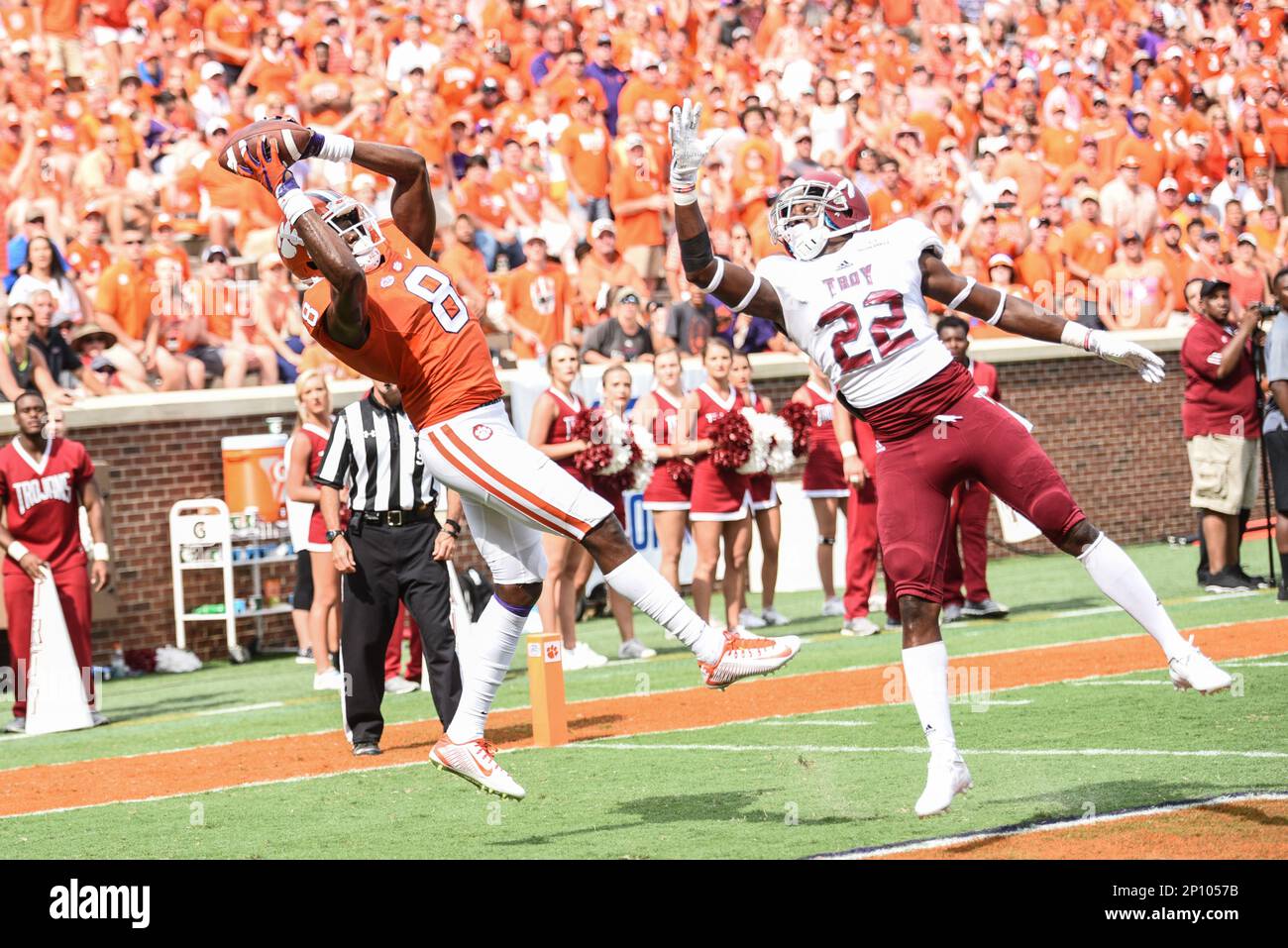 September 10, 2016: Clemson wide receiver Deon Cain (8) catches a ...