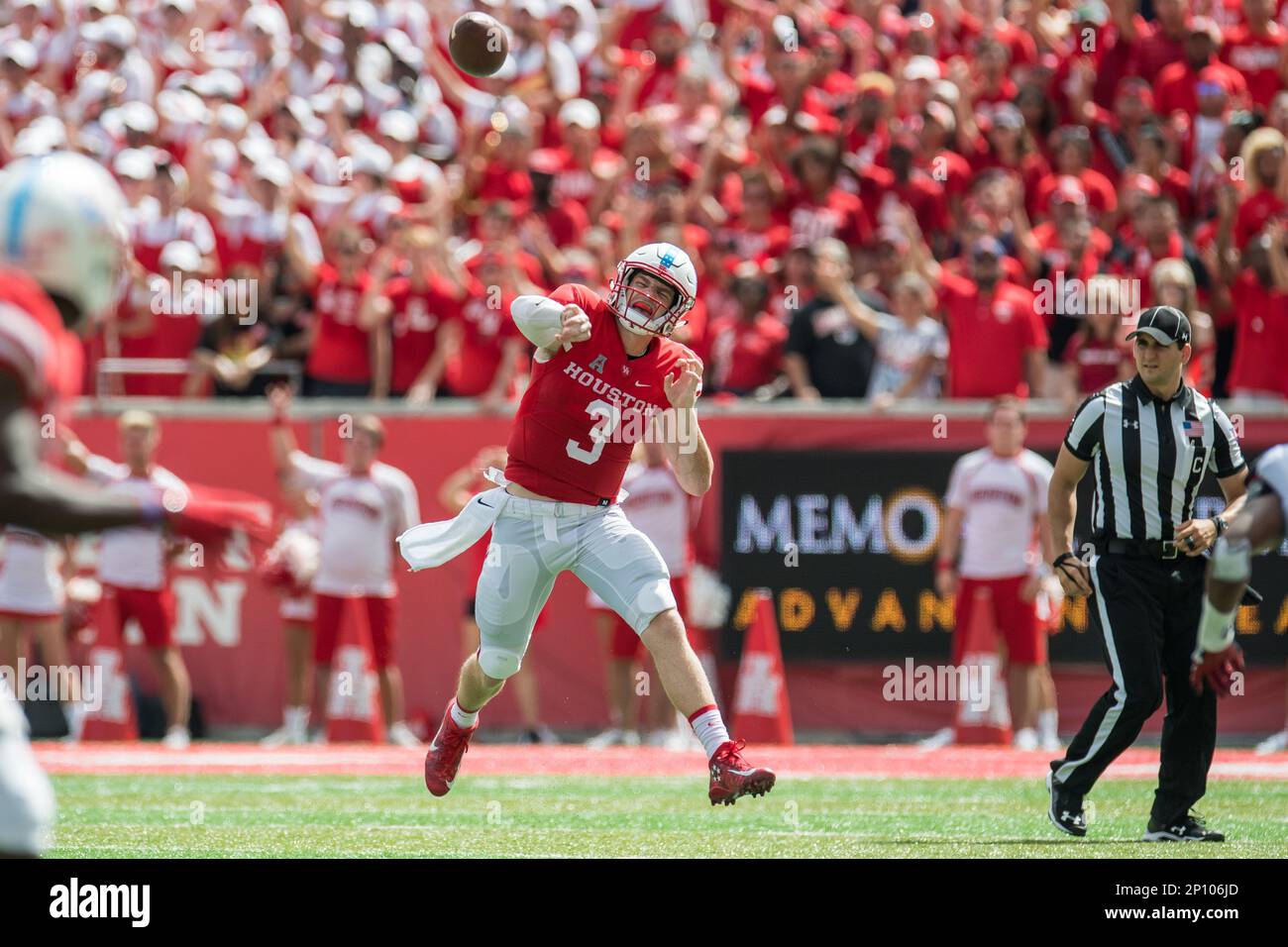 September 10, 2016: Houston Cougars quarterback Kyle Postma (3) passes ...